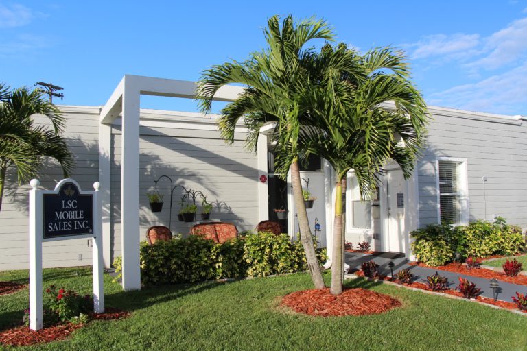 Clubhouse Exterior 3 – Sunshine Mobile Manor